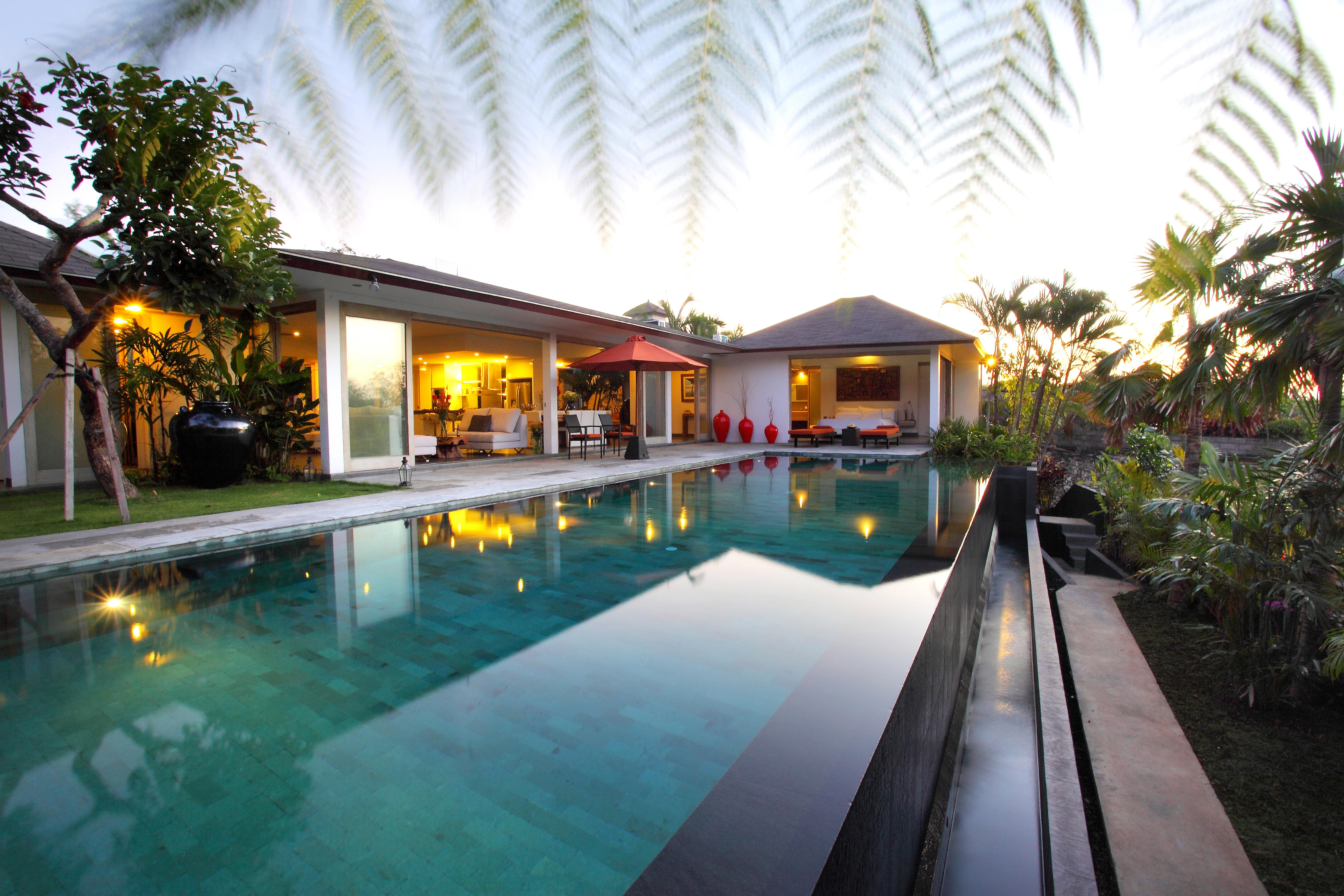 Island Stone | Tile Set in Adventure | Kitchen, Bath, Outdoor and Pool